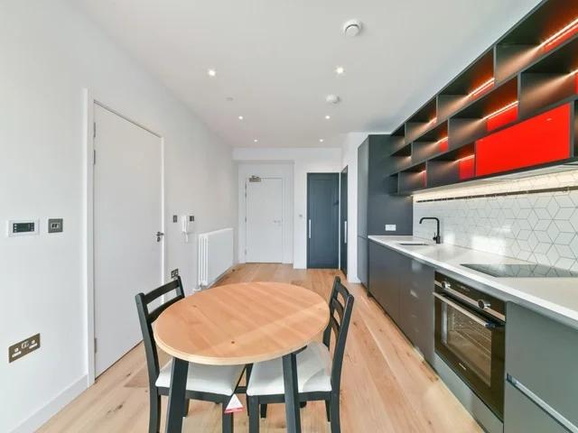 Apartment at City Island Way, Greater London
