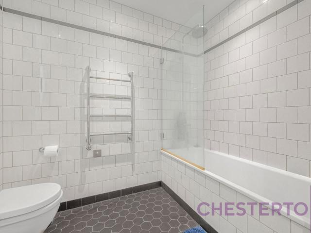 Apartment at City Island Way, Greater London