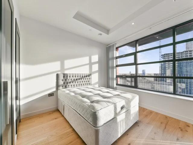 Apartment at City Island Way, Greater London