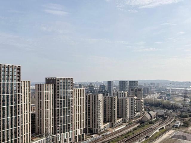 Apartment at City Island Way, Greater London