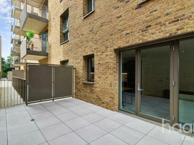 Apartment at Civic Street, Greater London
