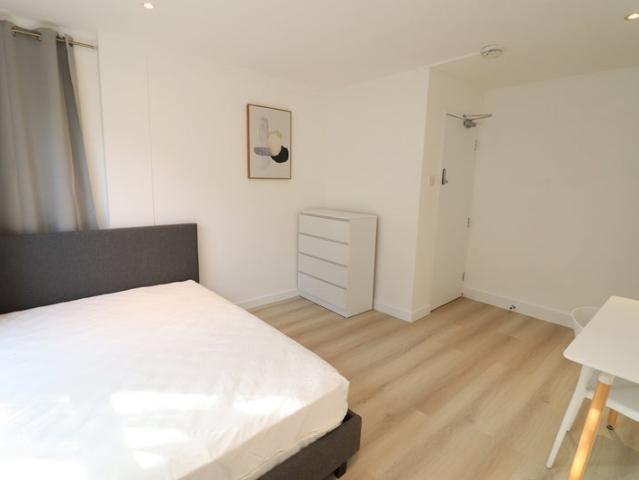 Apartment at Circle n4, London