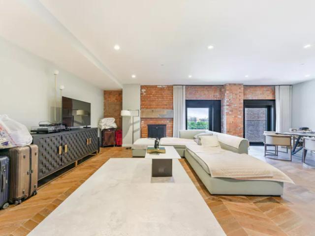 Apartment at Circus Road West, Greater London