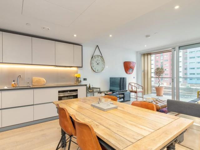 Apartment at Circus Road West, Greater London