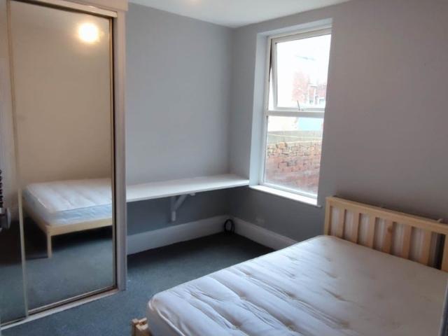 Room at Clumber Street, Hull
