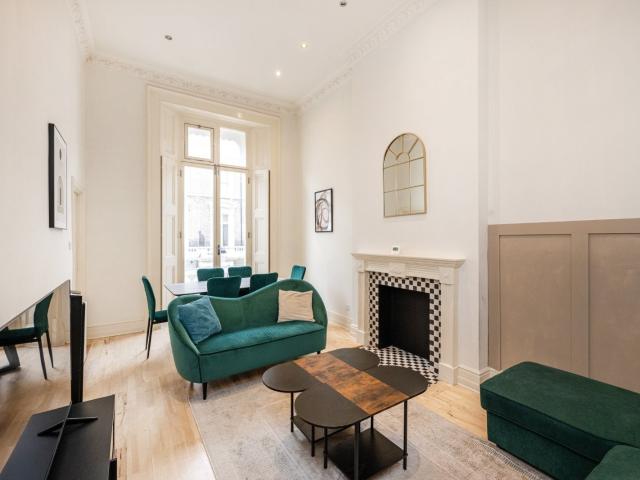 Apartment at Clanricarde Gardens, Greater London