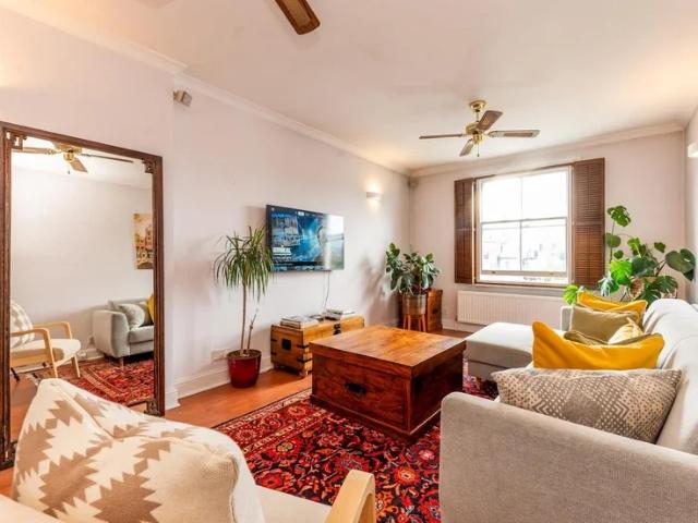 Apartment at Clanricarde Gardens, Greater London