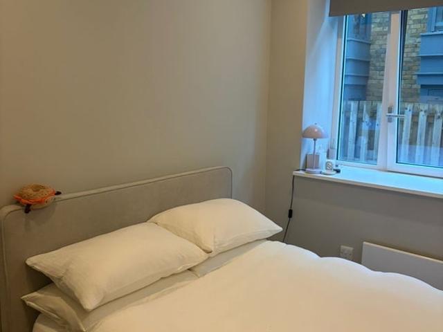 Apartment at Clapham Common North Side, Greater London