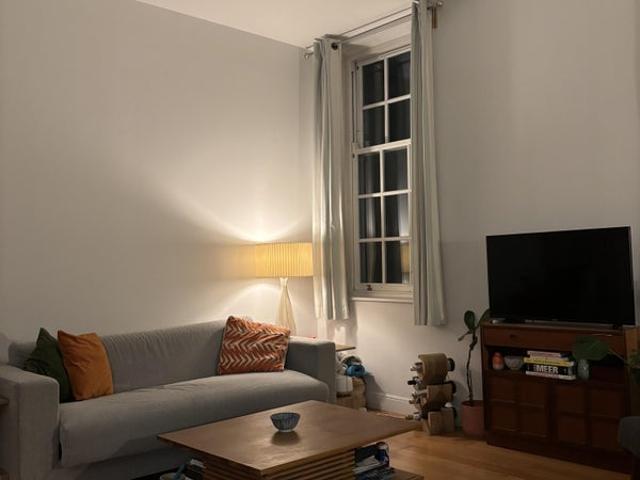Apartment at Clapham Common South Side, Greater London