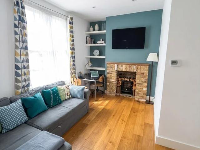 Apartment at Clapham Park Road, Greater London