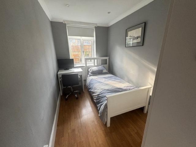 Apartment at Clapham Road Estate, Greater London