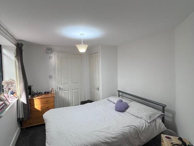 Apartment at Clapham Road, Greater London