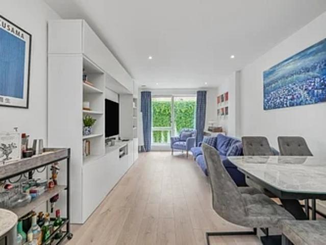 Apartment at Clapham Road, Greater London