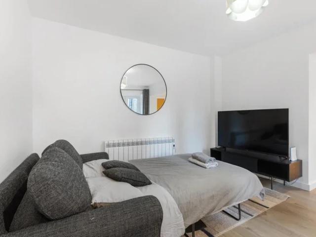 Apartment at Clapham Road, Greater London