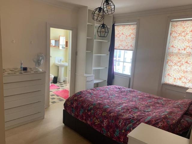 Apartment at Clapham Road, Greater London