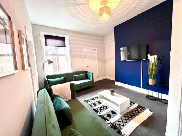 Apartment at Claremont North Avenue, Gateshead