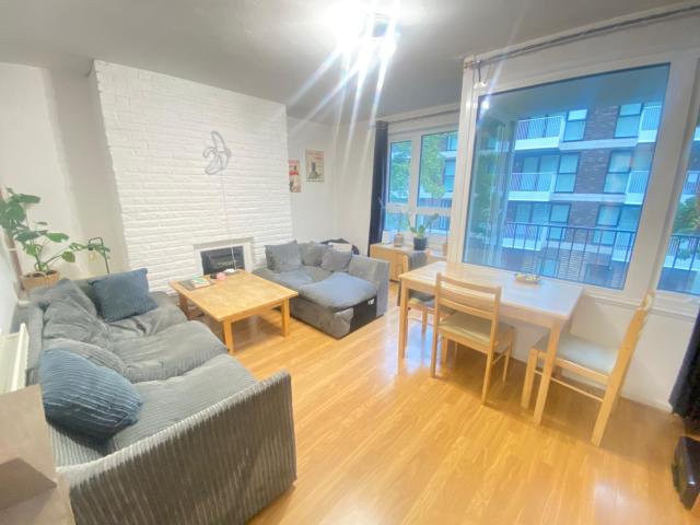 Apartment at Clarence Crescent, Greater London