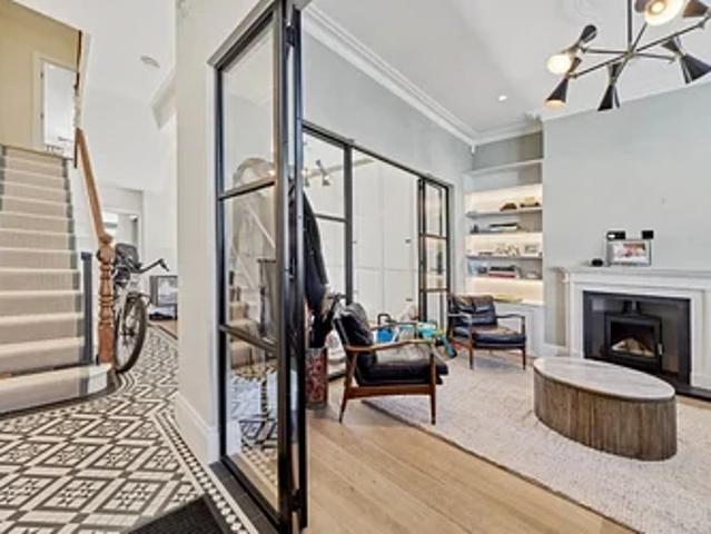 Apartment at Clarence Avenue, Greater London