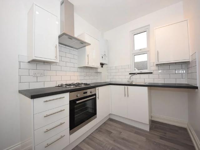 Apartment at Clarence Avenue, Greater London