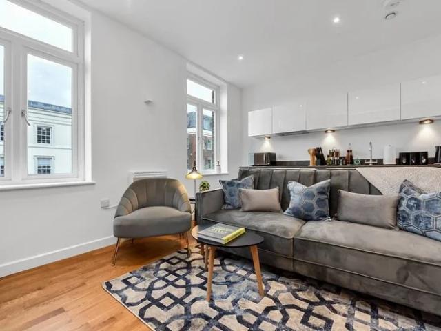 Apartment at Clarence Street, Borough of Spelthorne