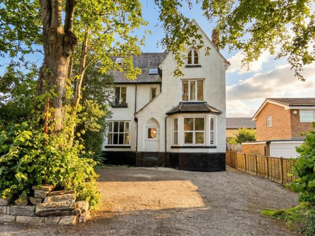 Apartment at Clarendon Avenue, Trafford