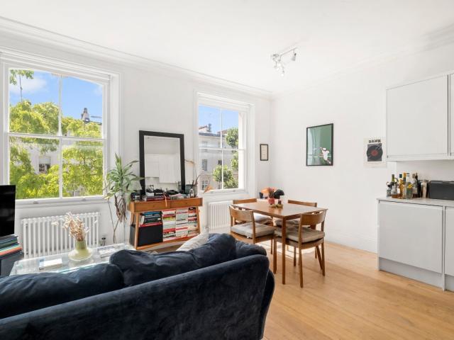 Apartment at Clarendon Gardens, City of Westminster