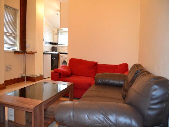 Apartment at Claude Road, Cardiff