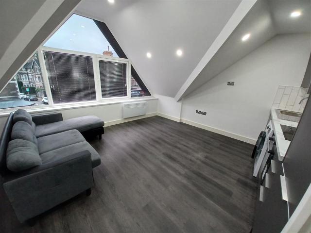 Apartment at Claude Road, Cardiff