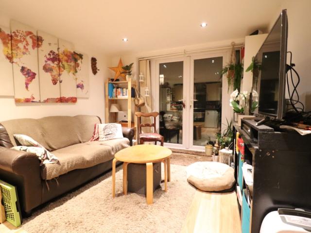 Apartment at Claude Road, Cardiff