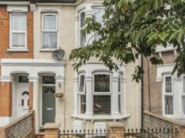 Apartment at Claude Road, Greater London