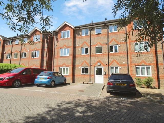 Apartment at Clayburn Circle, Basildon