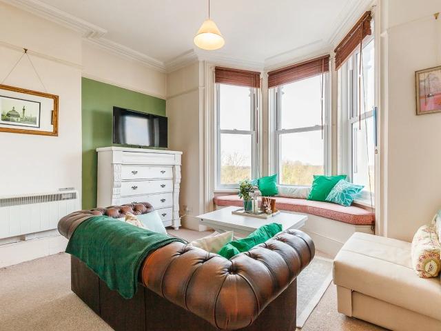 Apartment at Cleaveland Road, Greater London