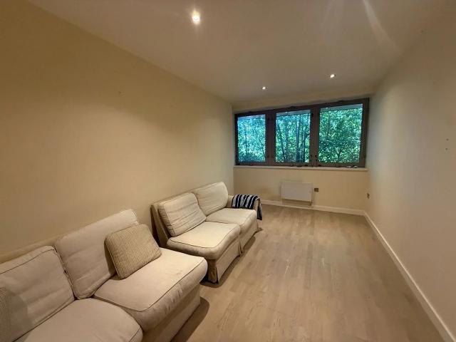 Apartment at Cleeve Road, Mole Valley
