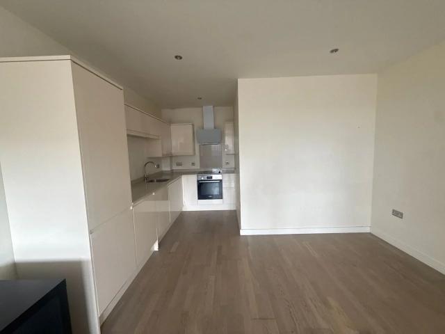 Apartment at Cleeve Road, Mole Valley