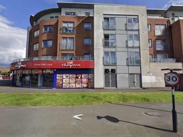 Apartment at Cleeve Way, Greater London