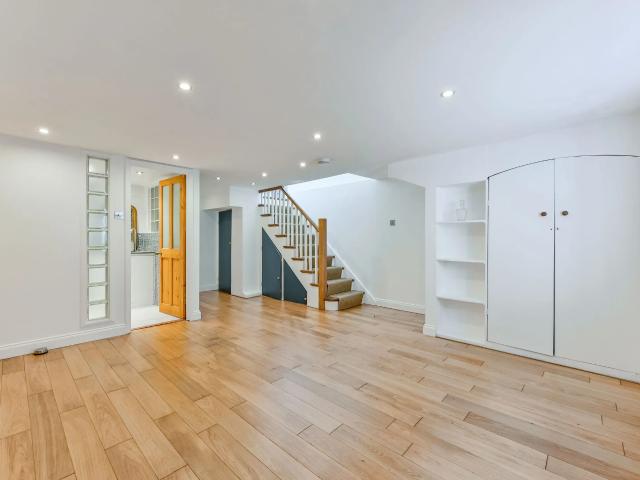 Apartment at Clementina Road, Greater London