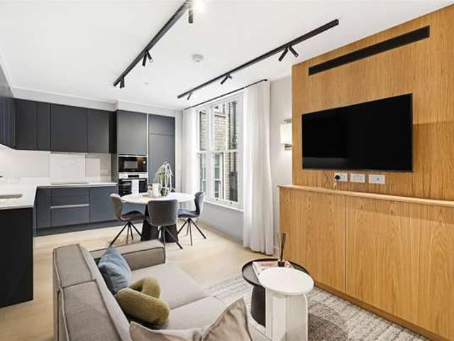 Apartment at Clenston Mews, City of Westminster