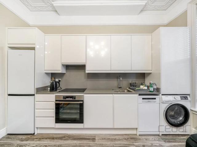 Apartment at Cleve Road, Greater London
