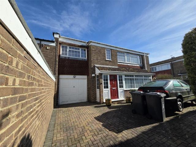 Apartment at Cleveland Close, Basingstoke and Deane