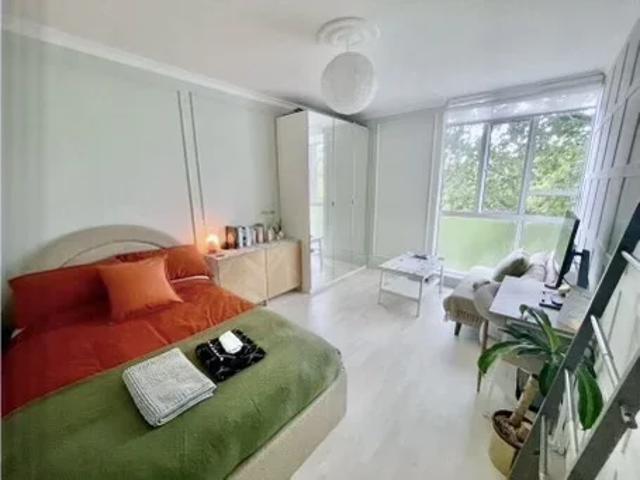 Apartment at Cleveland Gardens, City of Westminster
