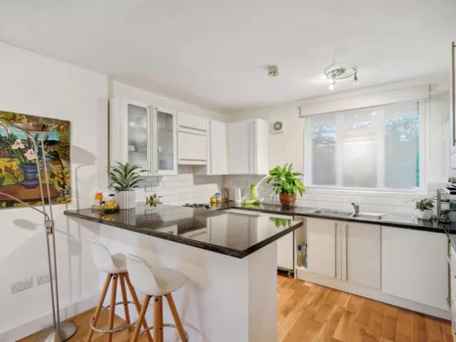 Apartment at Cleveland Gardens, City of Westminster