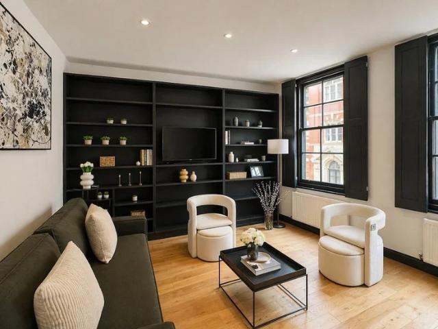 Apartment at Cleveland Street, Greater London