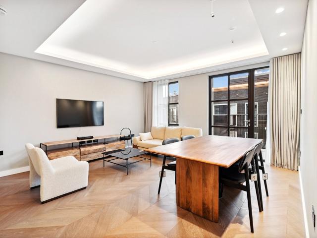 Apartment at Cleveland Street, Greater London