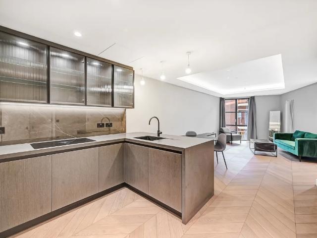 Apartment at Cleveland Street, Greater London