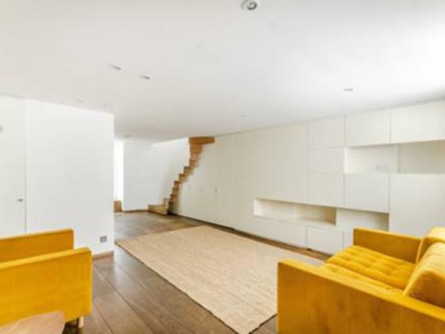 Apartment at Cleveland Street, Greater London
