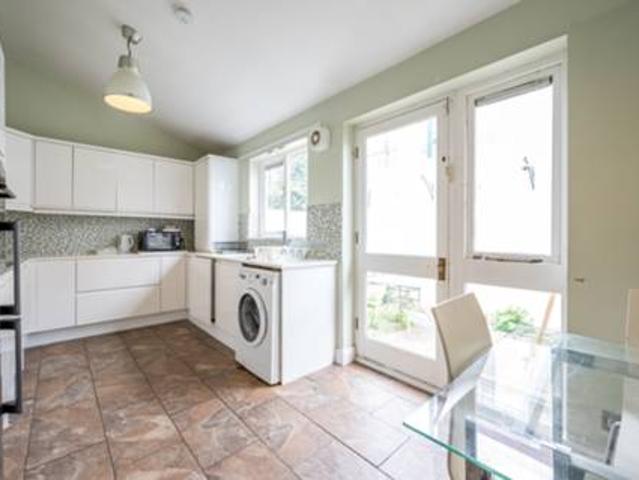 Apartment at Cleveland Way, Greater London