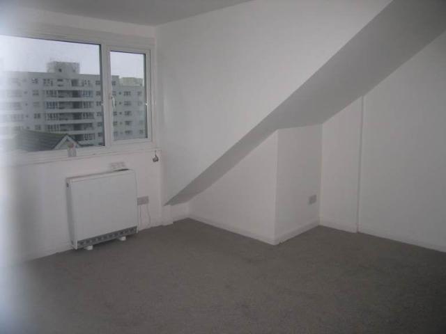 Apartment at Cliff Road, Brighton