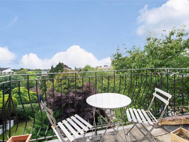 Apartment at Clifford Avenue, Greater London