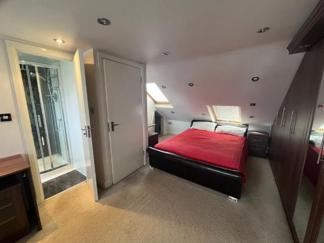 Room at Clifford Road, Greater London