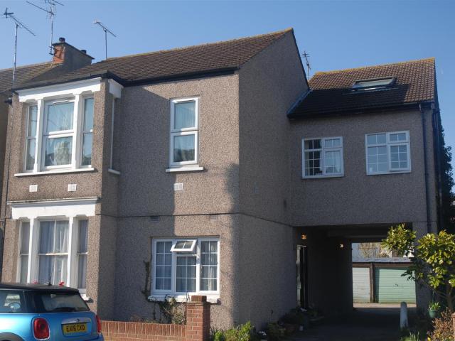 Apartment at Cliffsea Grove, Southend on Sea